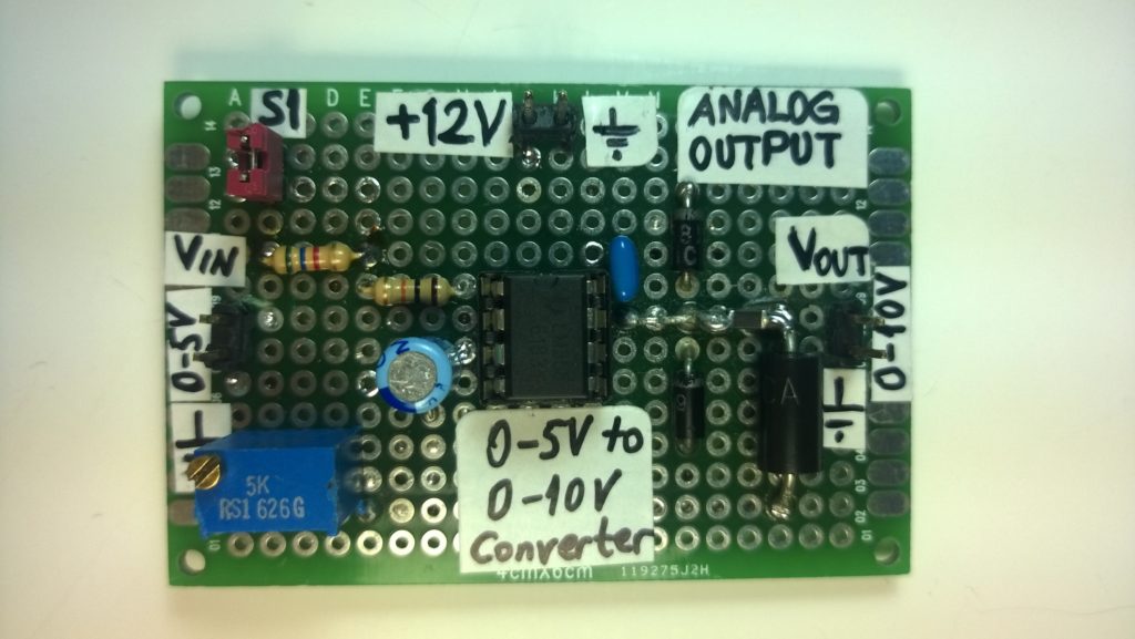 Analogue output module of a 0-5V to 0-10V signal converter ...